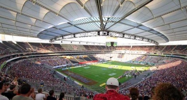 Los Estadios Cubiertos De Fútbol: Campos Con Techo Retráctil